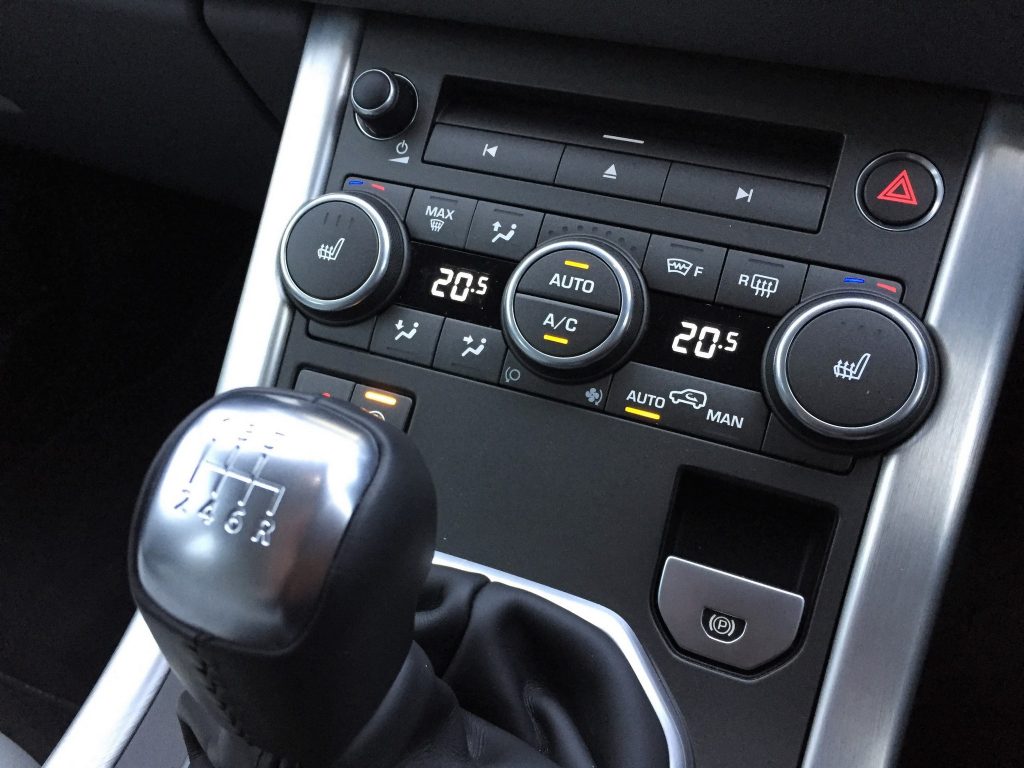 Range Rover Evoque SE Tech TD4 – Review – Car Indicators