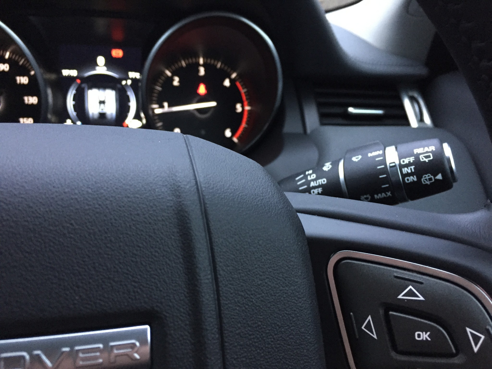 Range Rover Evoque SE Tech TD4 – Review – Car Indicators
