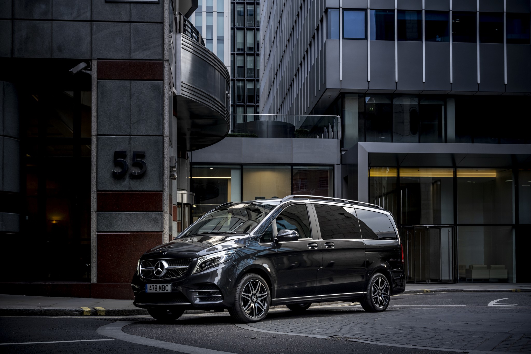 Mercedes-Benz V-Class 220d AMG Line – Review - Car Indicators