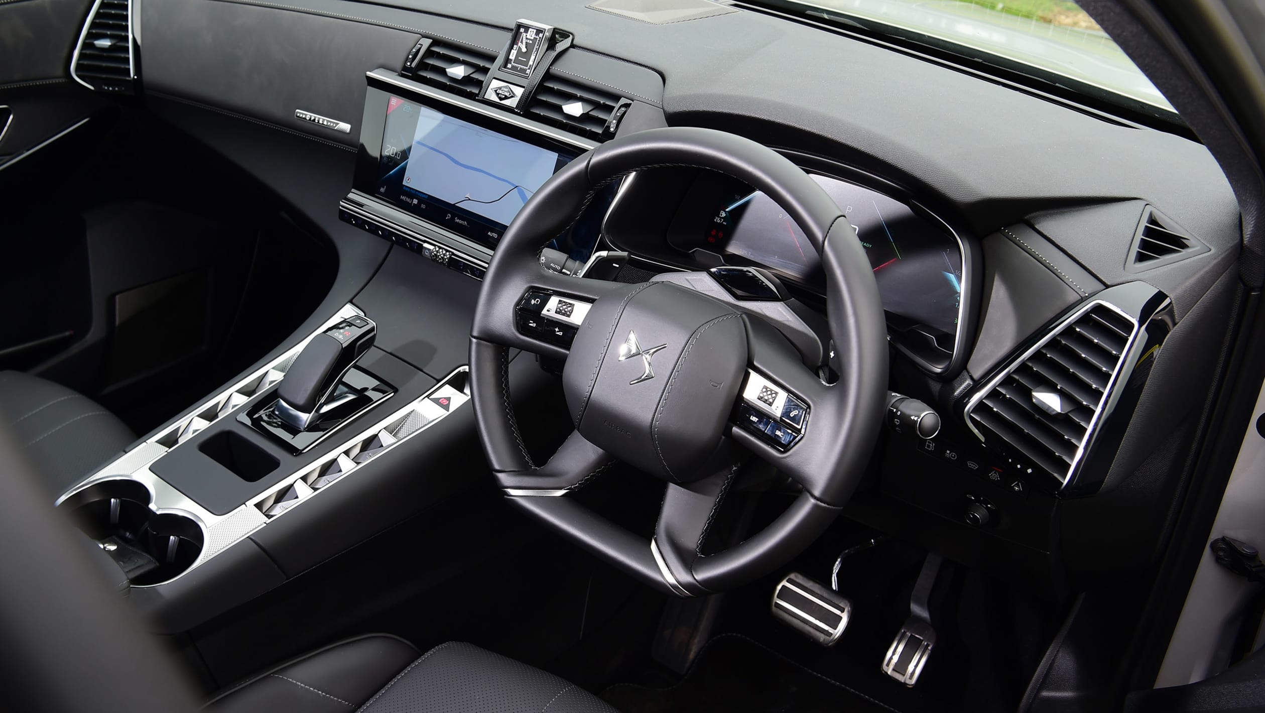 DS7 Crossback Ultra Prestige E-Tense 4×4 – Review