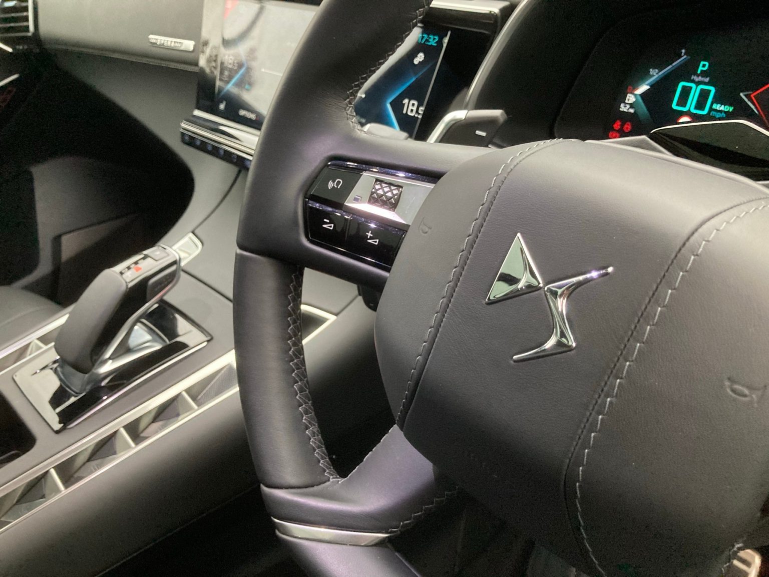 DS7 Crossback Ultra Prestige E-Tense 4×4 – Review – Car Indicators